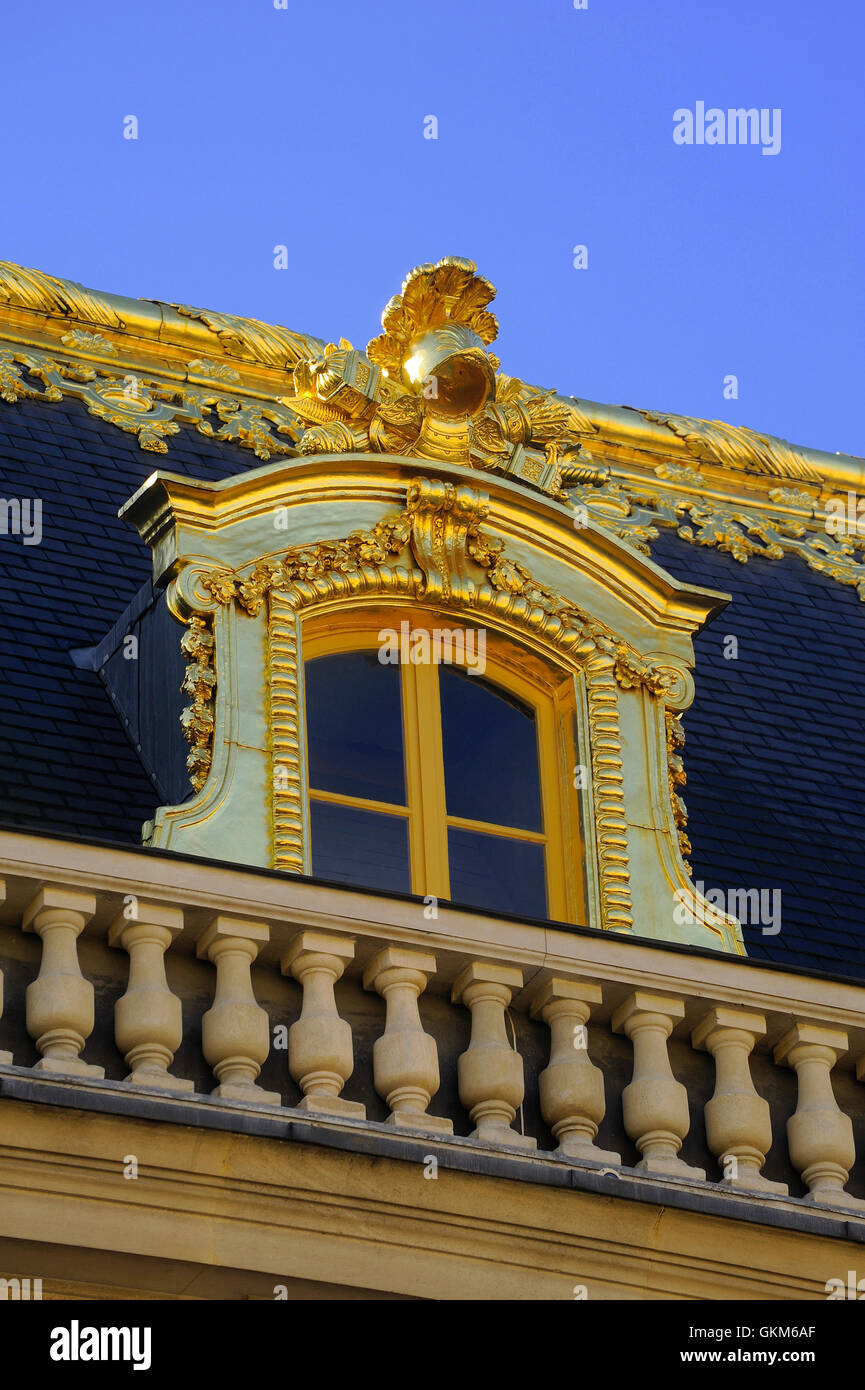 Château de Versailles, des détails architecturaux et de dorure de la ...
