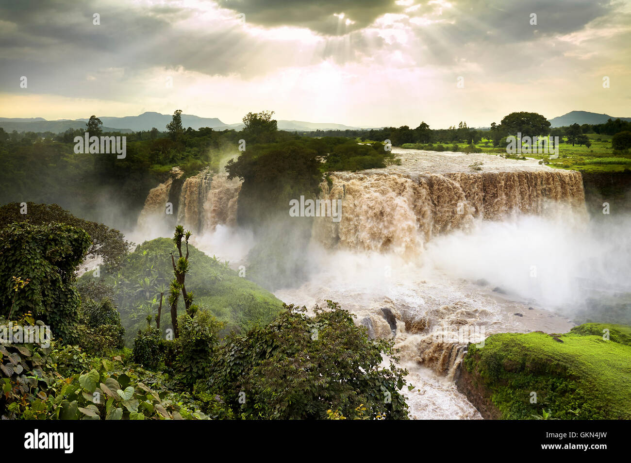 Chutes du nil Banque de photographies et d’images à haute résolution ...