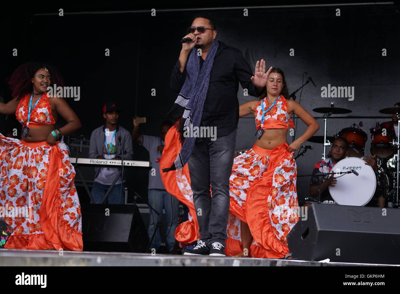 Alain Ramanisum Roule A Li Clipart