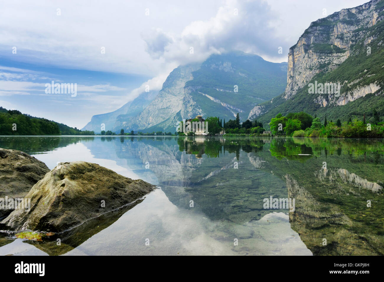 Lac du trentin Banque de photographies et d’images à haute résolution ...