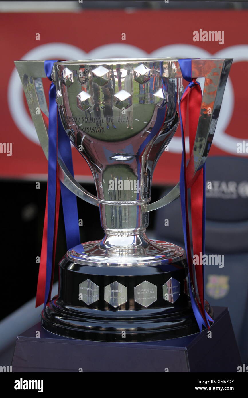 Barcelona fc trophy 2016 camp nou Banque de photographies et d’images à ...