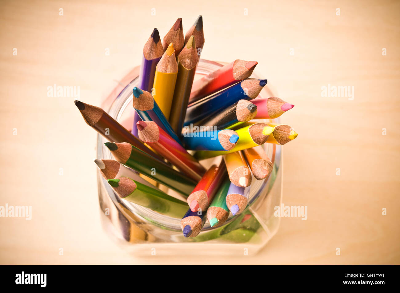 Pot of crayons Banque de photographies et d’images à haute résolution ...