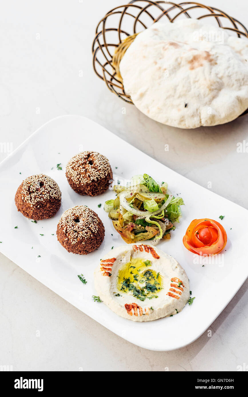Mezze traditionnel Banque de photographies et d’images à haute ...