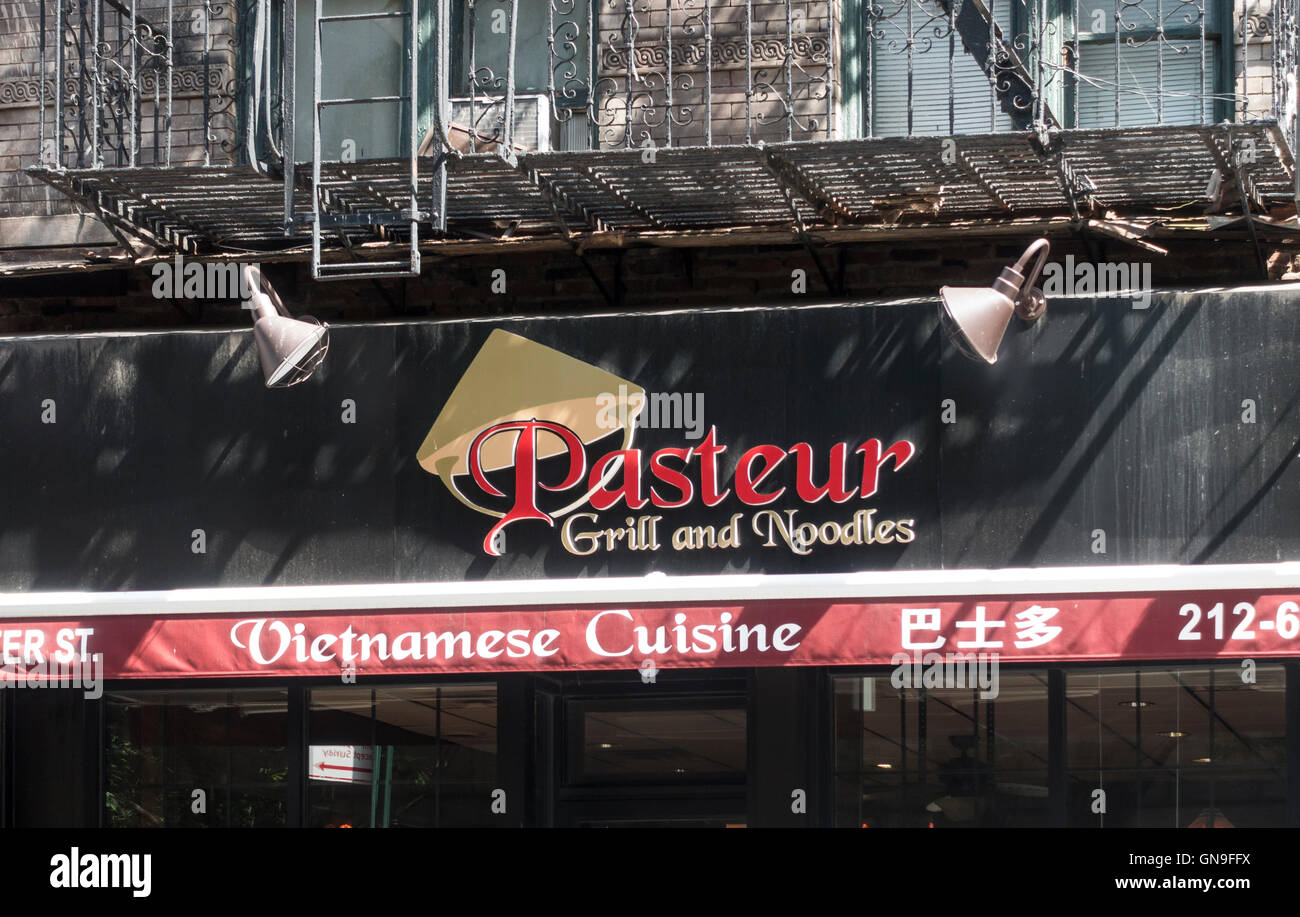 Pasteur, un restaurant vietnamien sur Baxter Street à New York ...