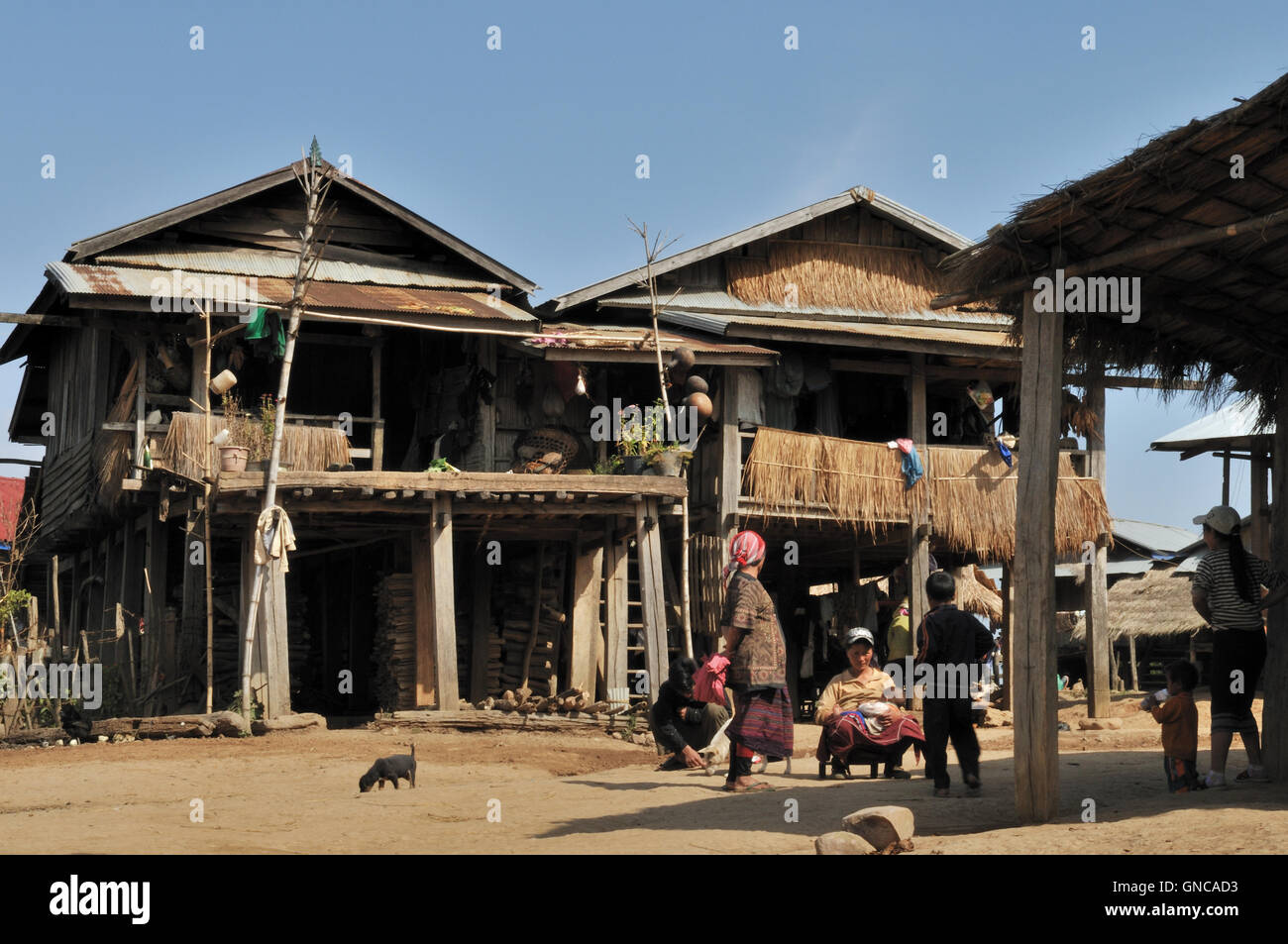 Akha village Banque de photographies et d’images à haute résolution - Alamy