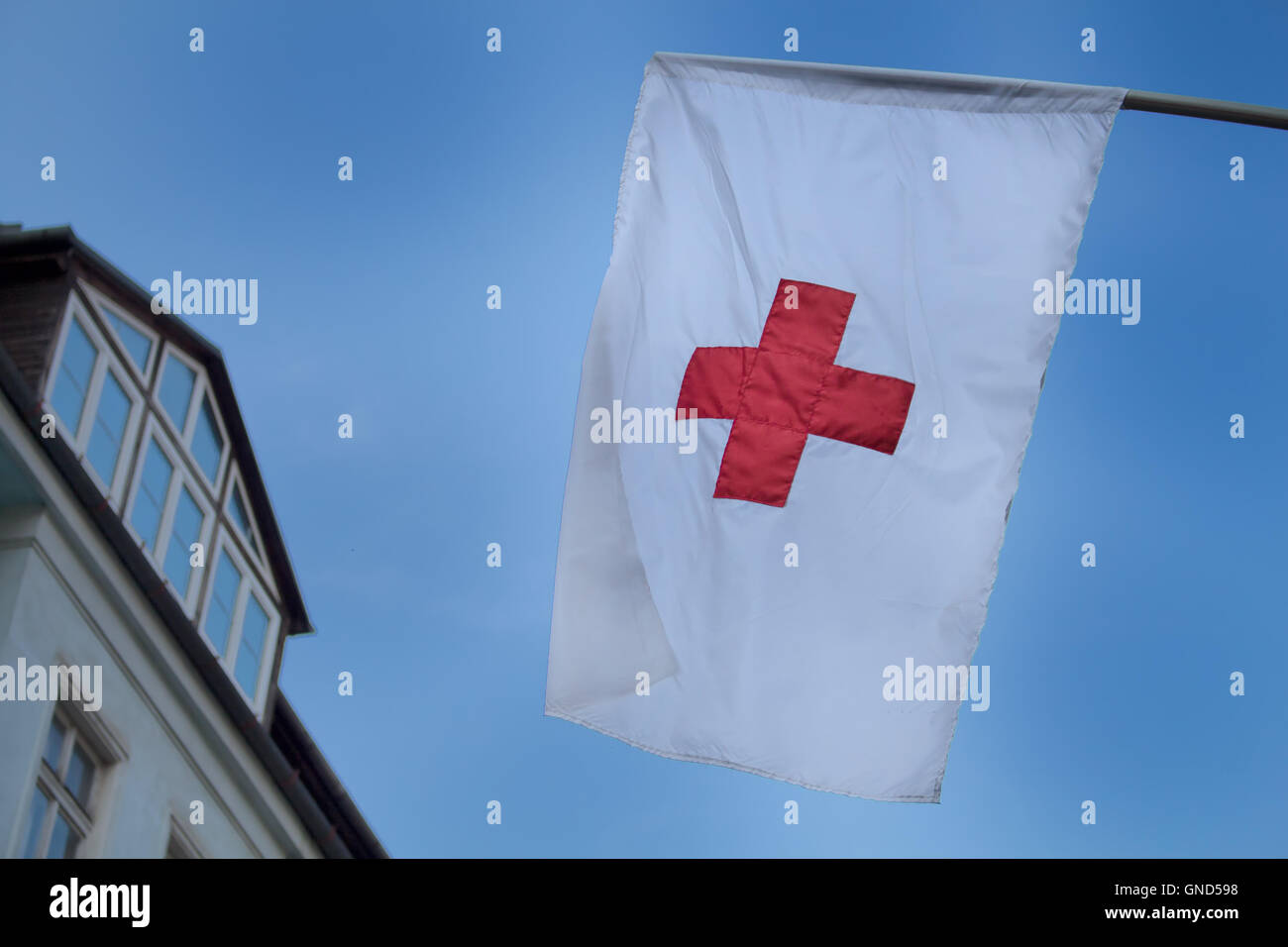 Drapeau croix rouge Banque de photographies et d’images à haute ...