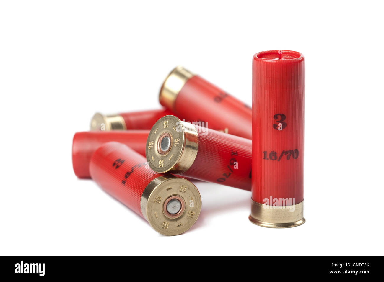 Les cartouches de fusil de chasse isolated over white Photo Stock - Alamy