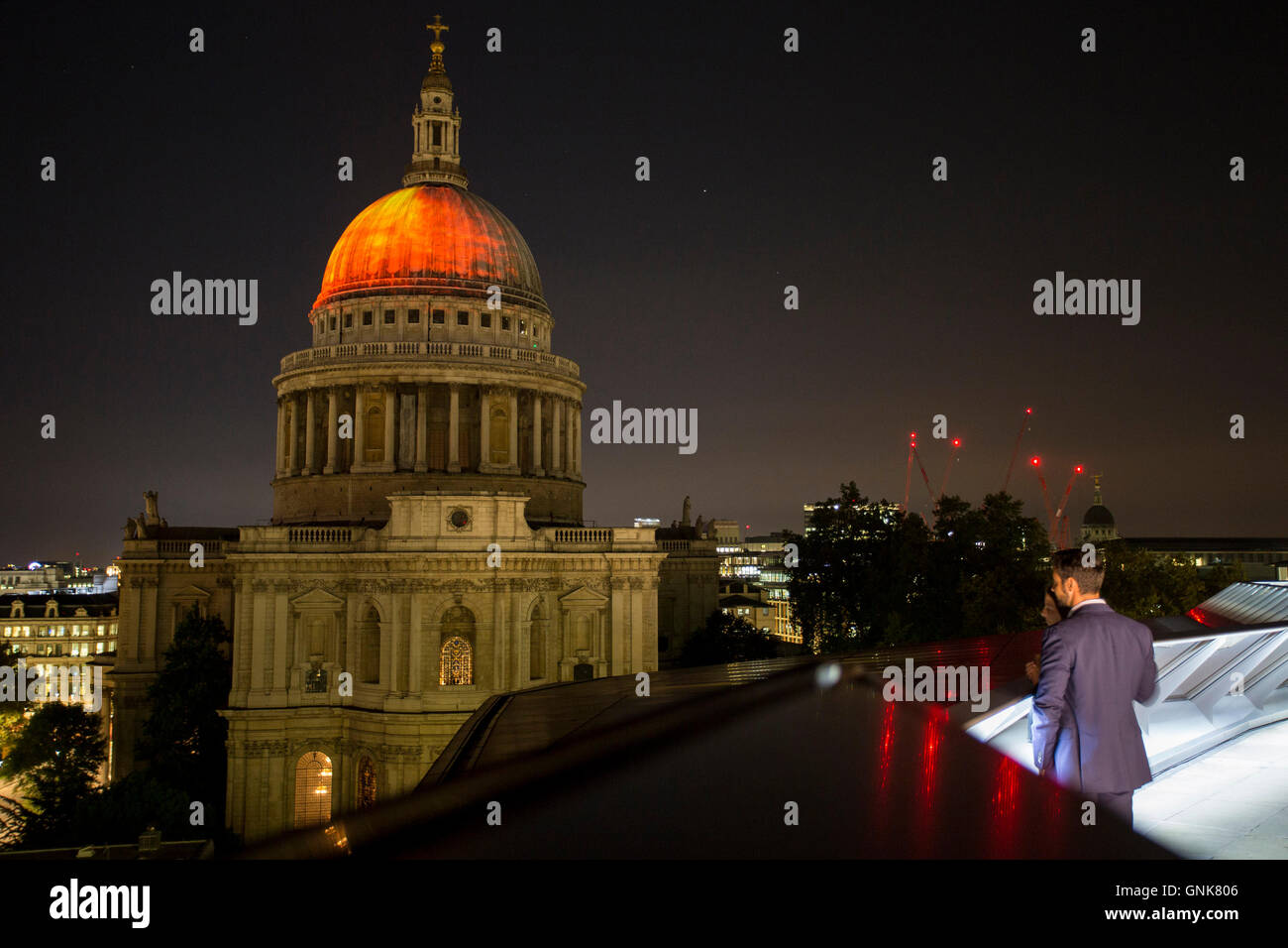 Artiste martin firrell pour Banque de photographies et d’images à haute ...