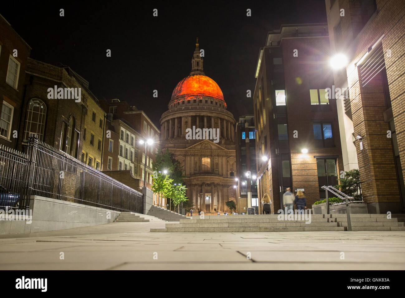 Artiste martin firrell pour Banque de photographies et d’images à haute ...