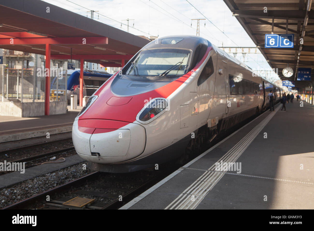 La gare de Genève-Cornavin est la principale gare ferroviaire de la ...