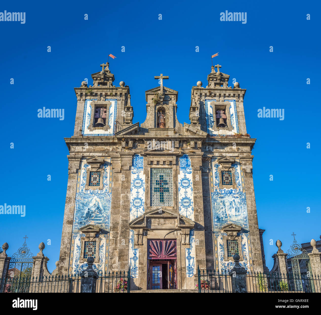 Eglise de Saint Ildefonse (Igreja de Santo Ildefonso), un dix-huitième ...