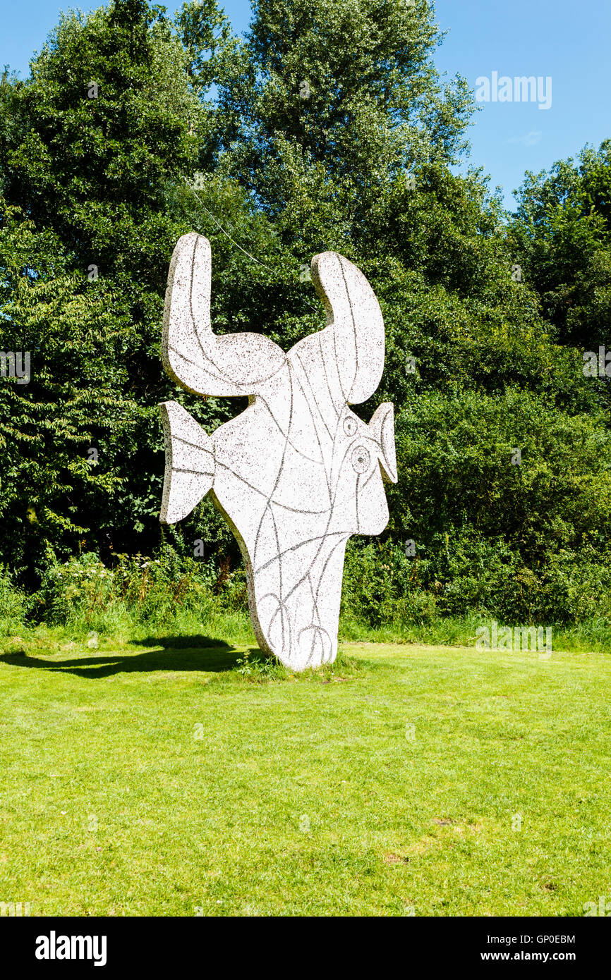 "Le Poisson" une sculpture de Picasso dans le Vondelpark, Amsterdam ...