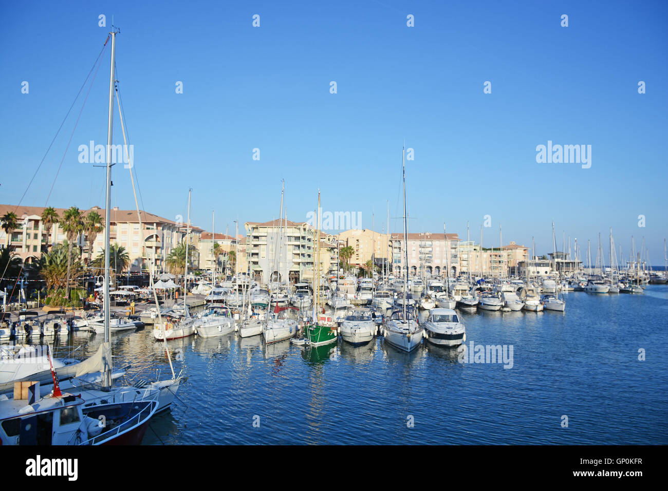 Port frejus Banque de photographies et d’images à haute résolution - Alamy