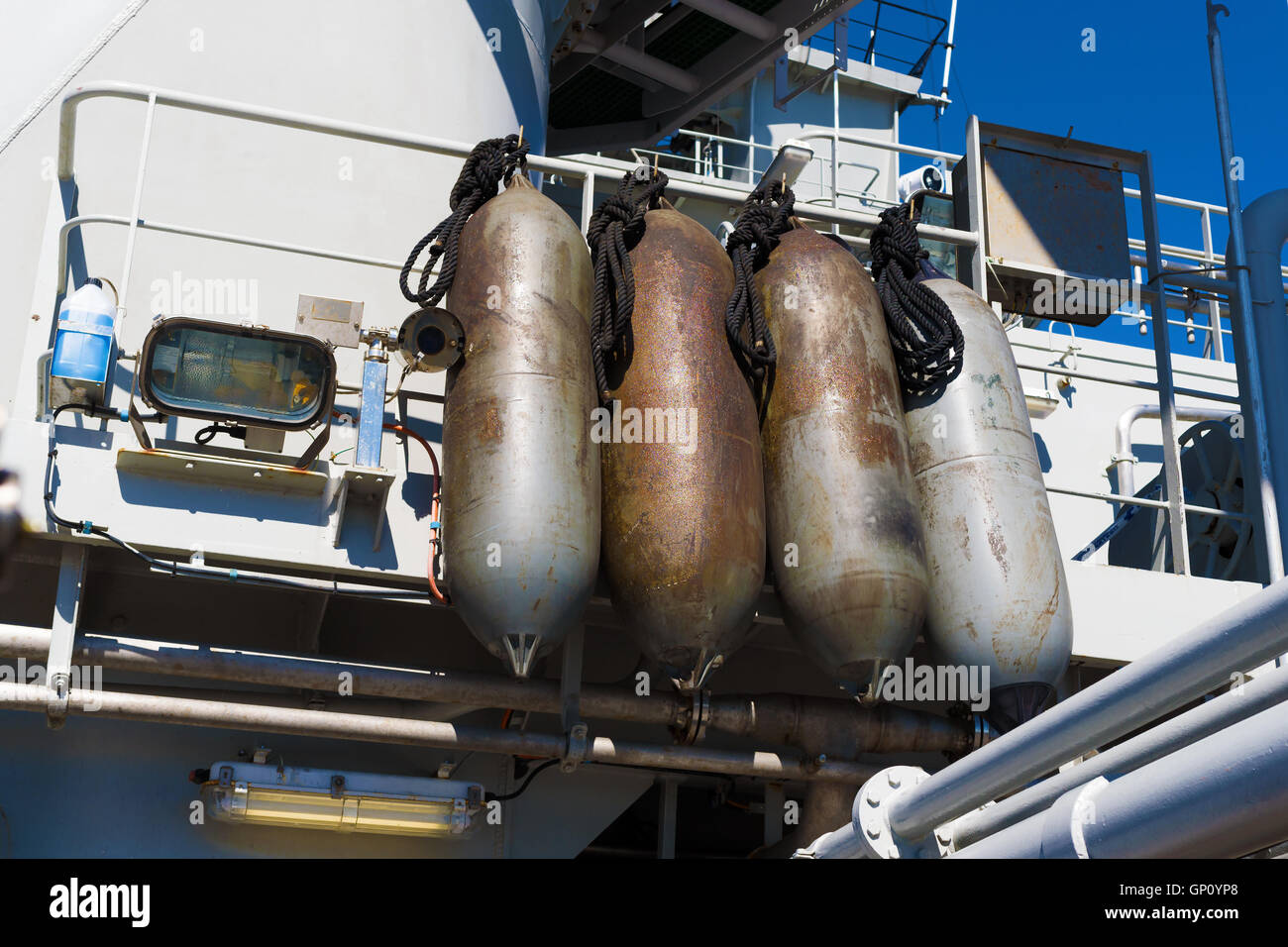 Ailes suspendues au bateau Banque de photographies et d’images à haute ...