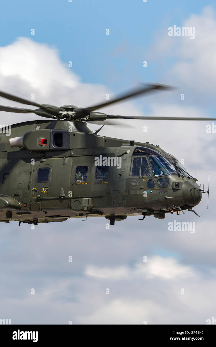 Royal Air Force (RAF) EHI EH-101 (AgustaWestland AW101) hélicoptère ...