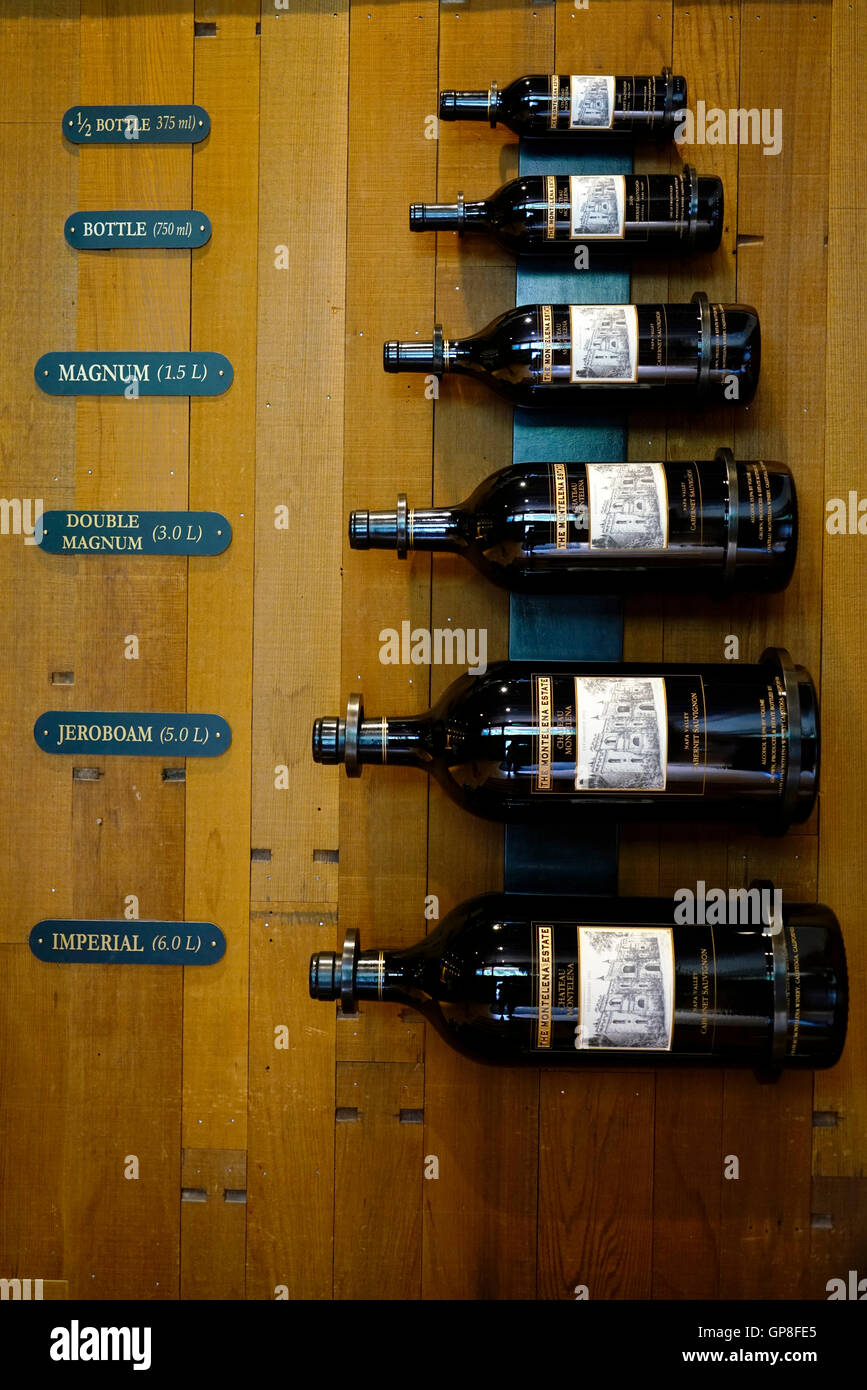 Tailles de bouteilles de vin Banque de photographies et d’images à ...