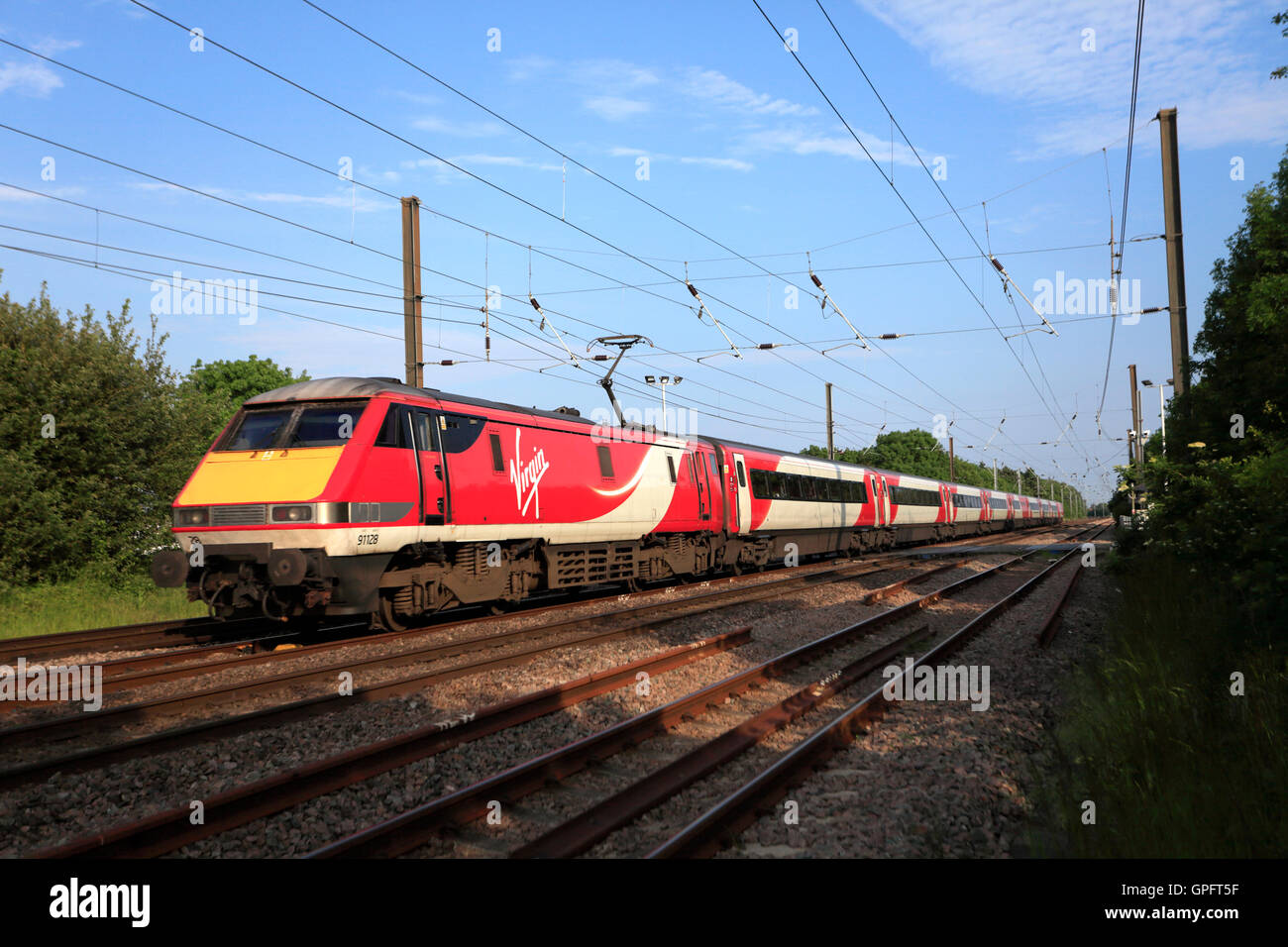 Virgin trains class 91 locomotive Banque de photographies et d’images à ...