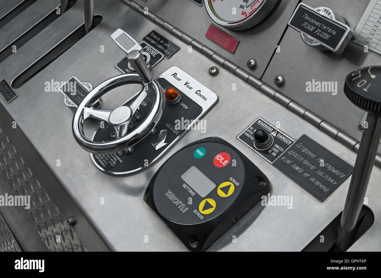 Panneau De Commande De Camion D'incendie Banque d'image et photos - Alamy