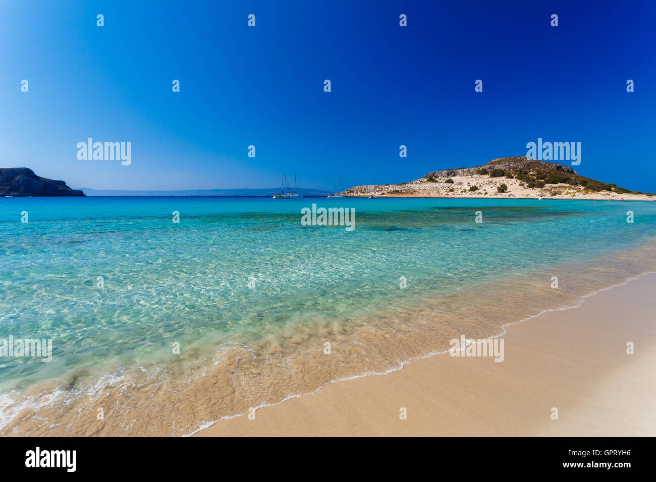 Plage de Simos Elafonisos Island avec son cadre idyllique des plages exotiques et les eaux Photo ...