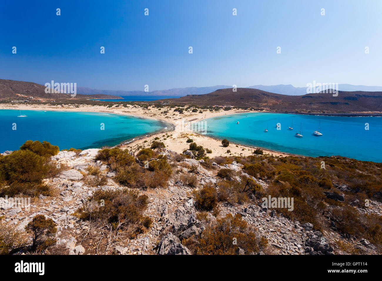 Plage de Simos Elafonisos Island avec son cadre idyllique des plages exotiques et les eaux Photo ...