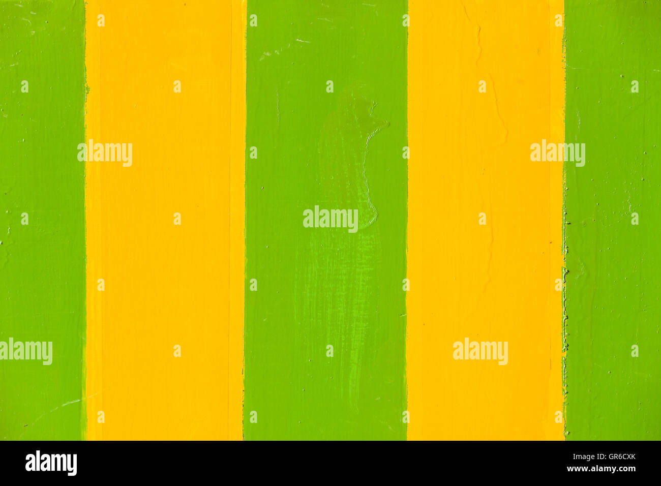 Panneau vert et rayures jaunes Banque de photographies et d’images à ...