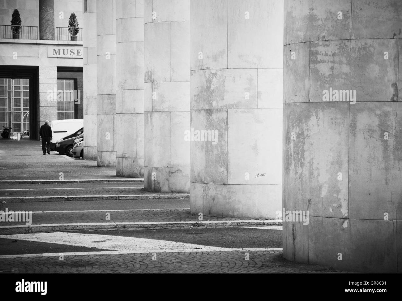 Ligne de colonnes Banque de photographies et d’images à haute ...