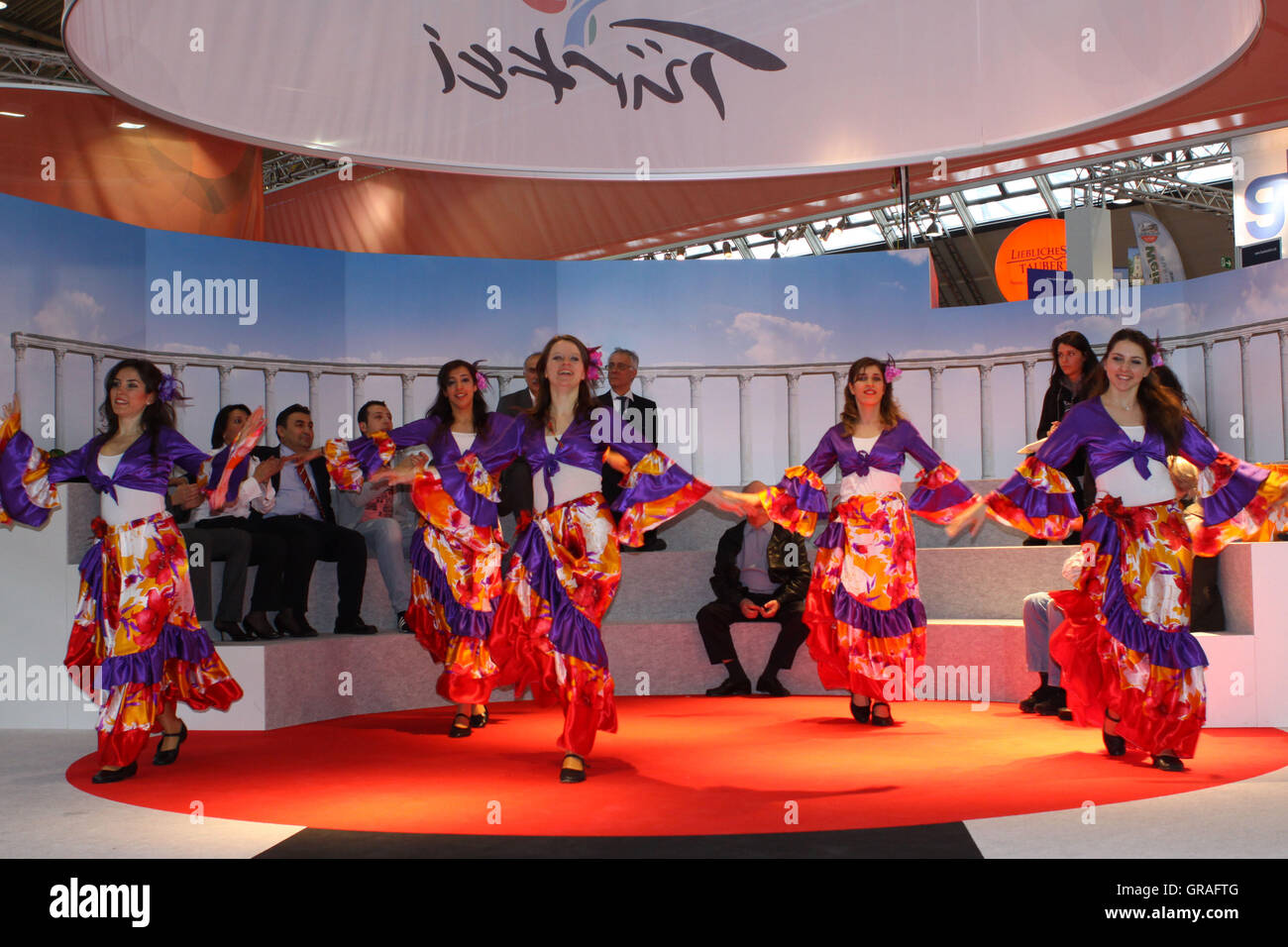 Danse turque Banque de photographies et d’images à haute résolution - Alamy