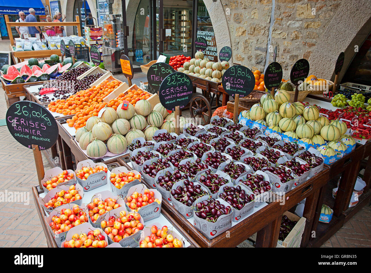Scène de marché de rue à Valbonne, Grasse, France Photo Stock - Alamy