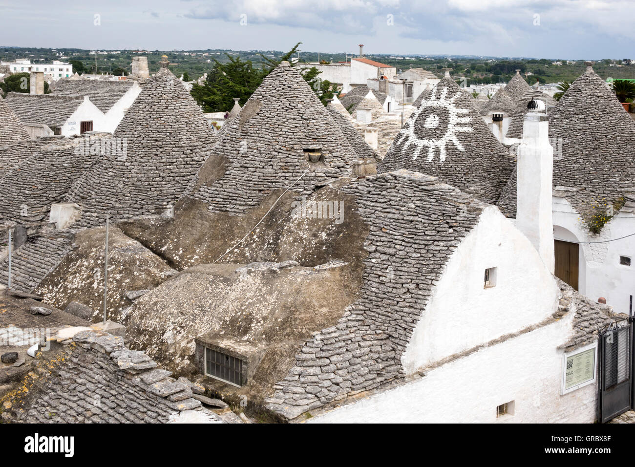 Trulli au premier plan Banque de photographies et d’images à haute ...