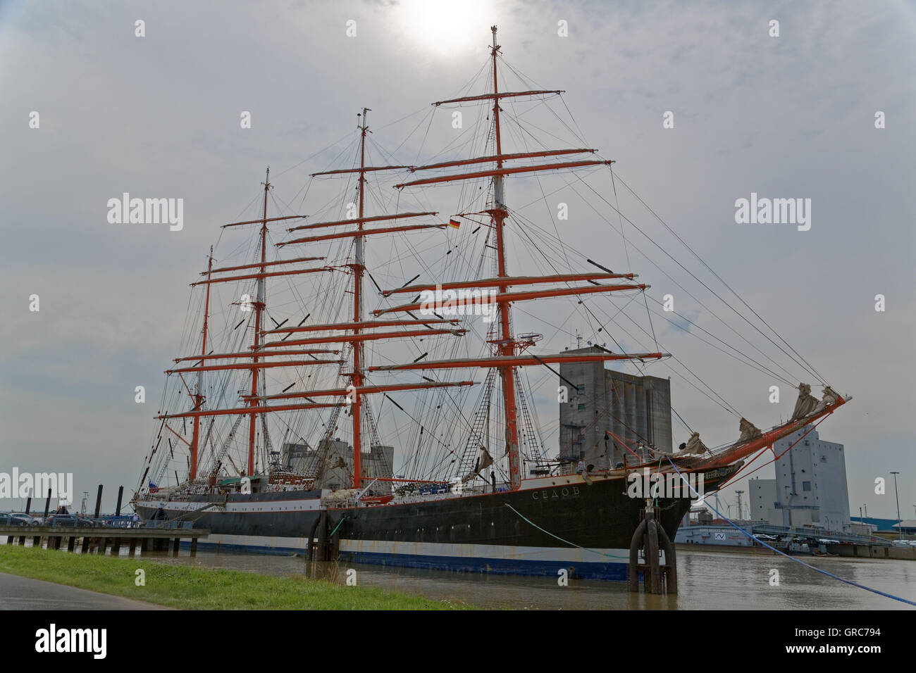 L'avant port Banque de photographies et d’images à haute résolution - Alamy
