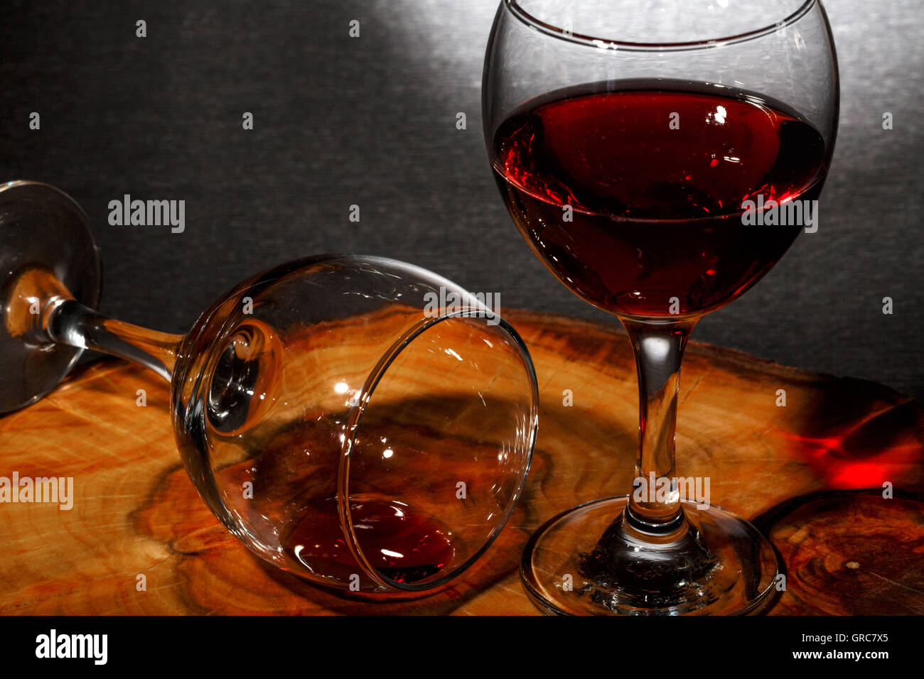 Vin rouge en verre Banque de photographies et d’images à haute ...