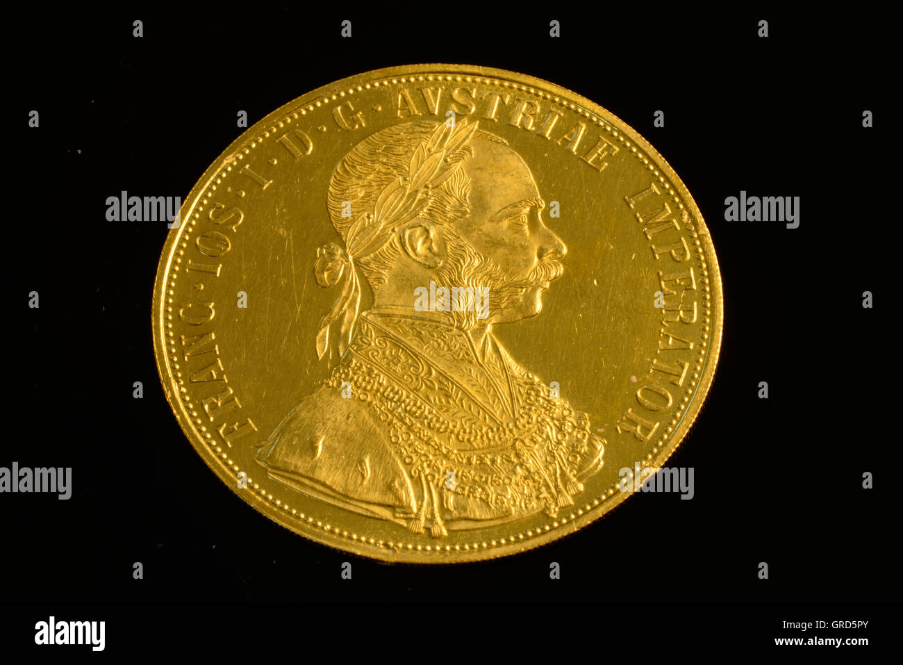 Fond d'or noir Banque d'image et photos - Alamy