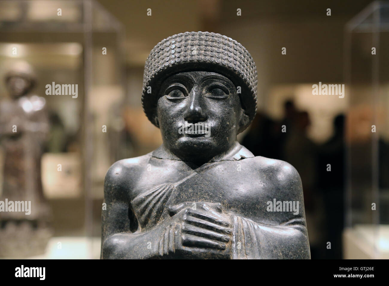 Statue de Gudea. Neo-Sumerian. ca. 2090 BC. La Mésopotamie ...