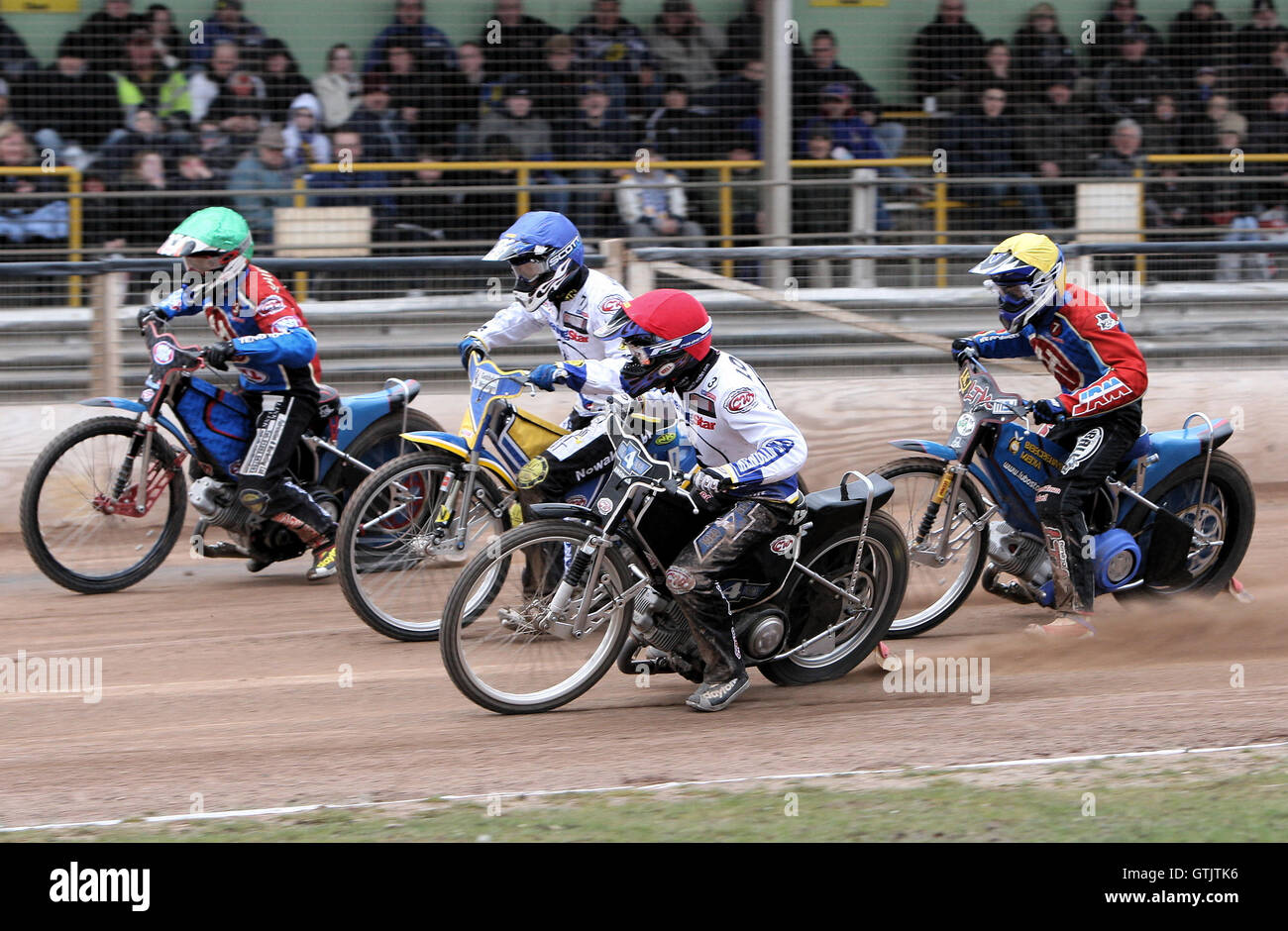 12 La chaleur : Chris Louis (rouge), Tobi Kroner (bleu), Adam Shields ...