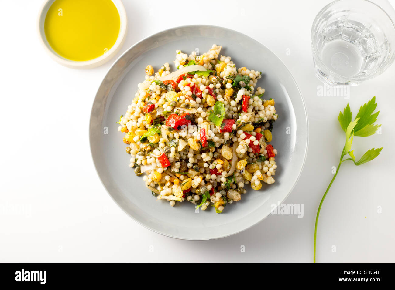 Cooked giant couscous Banque de photographies et d’images à haute ...