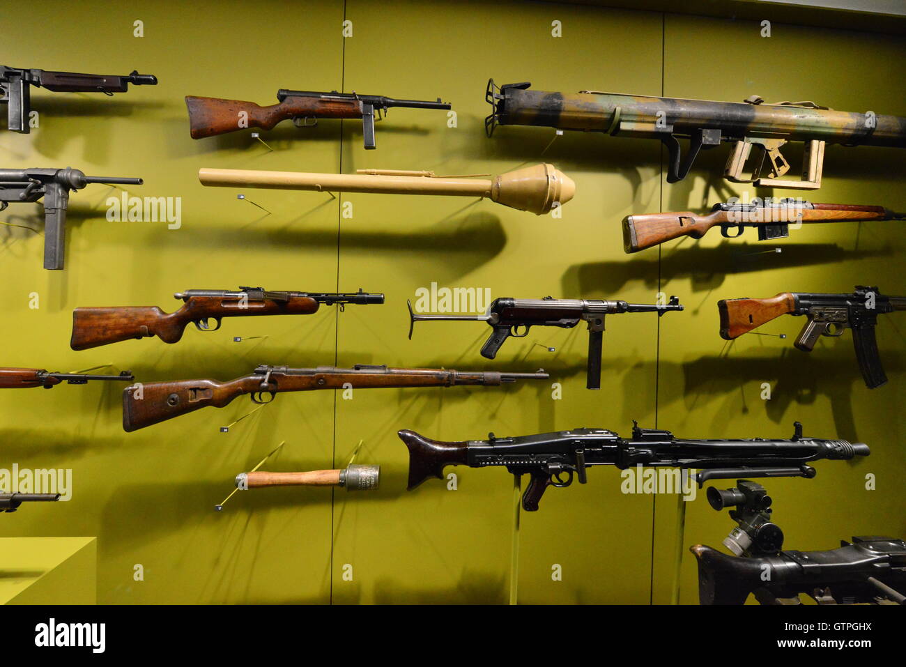 Collection d'armes de la Seconde Guerre mondiale Photo Stock - Alamy