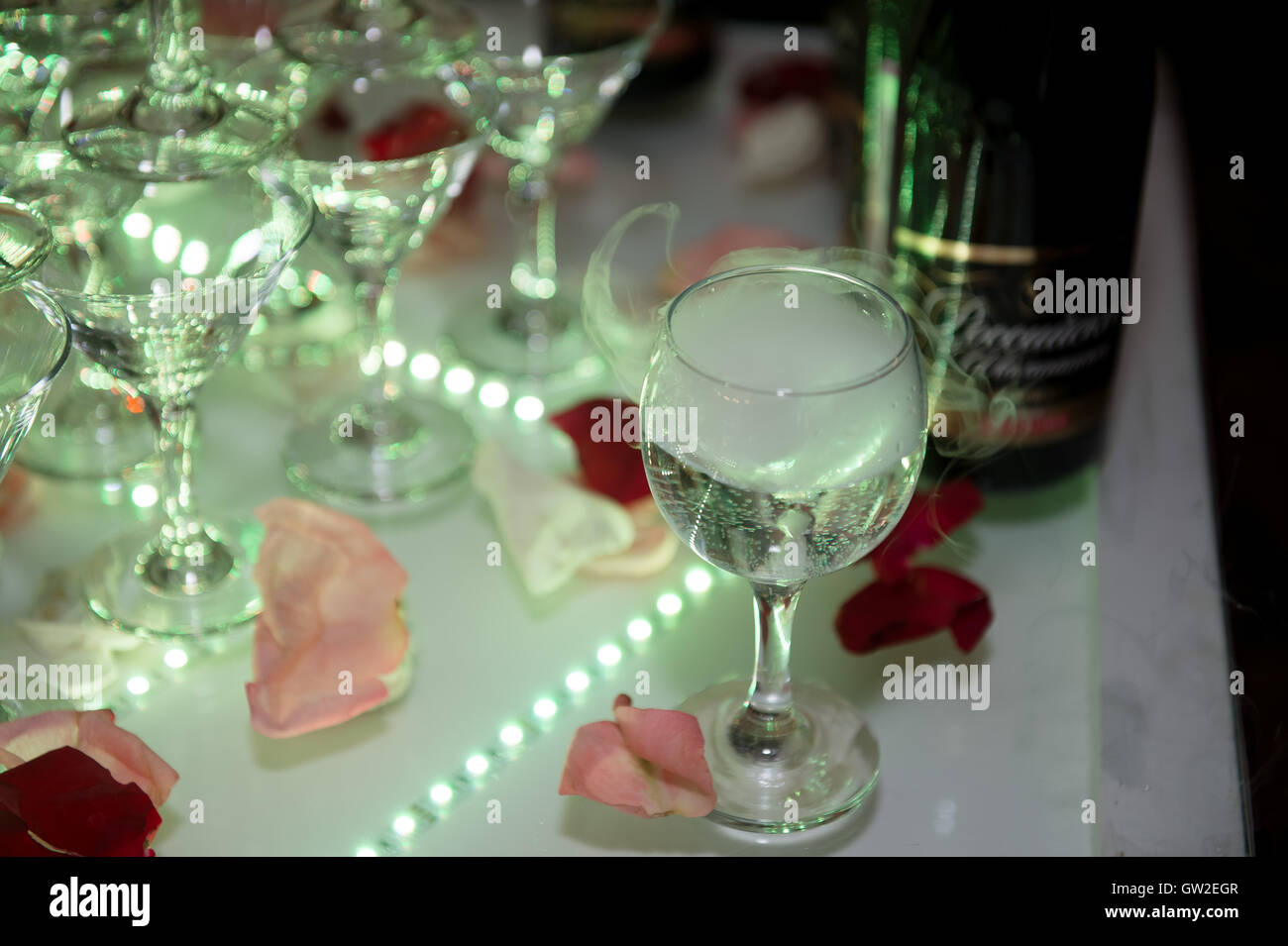 Une décoration de mariage. Faites glisser avec champagne, mis en ...