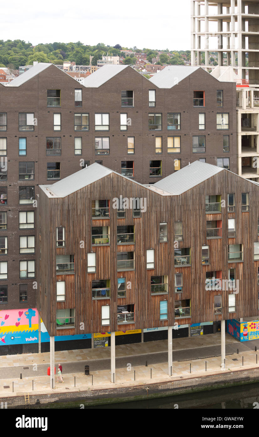 Vue aérienne de Stoke Quay Ipswich à clad en bois et en brique et ...