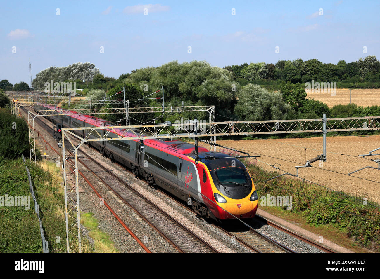 Tilting train Banque de photographies et d’images à haute résolution - Alamy