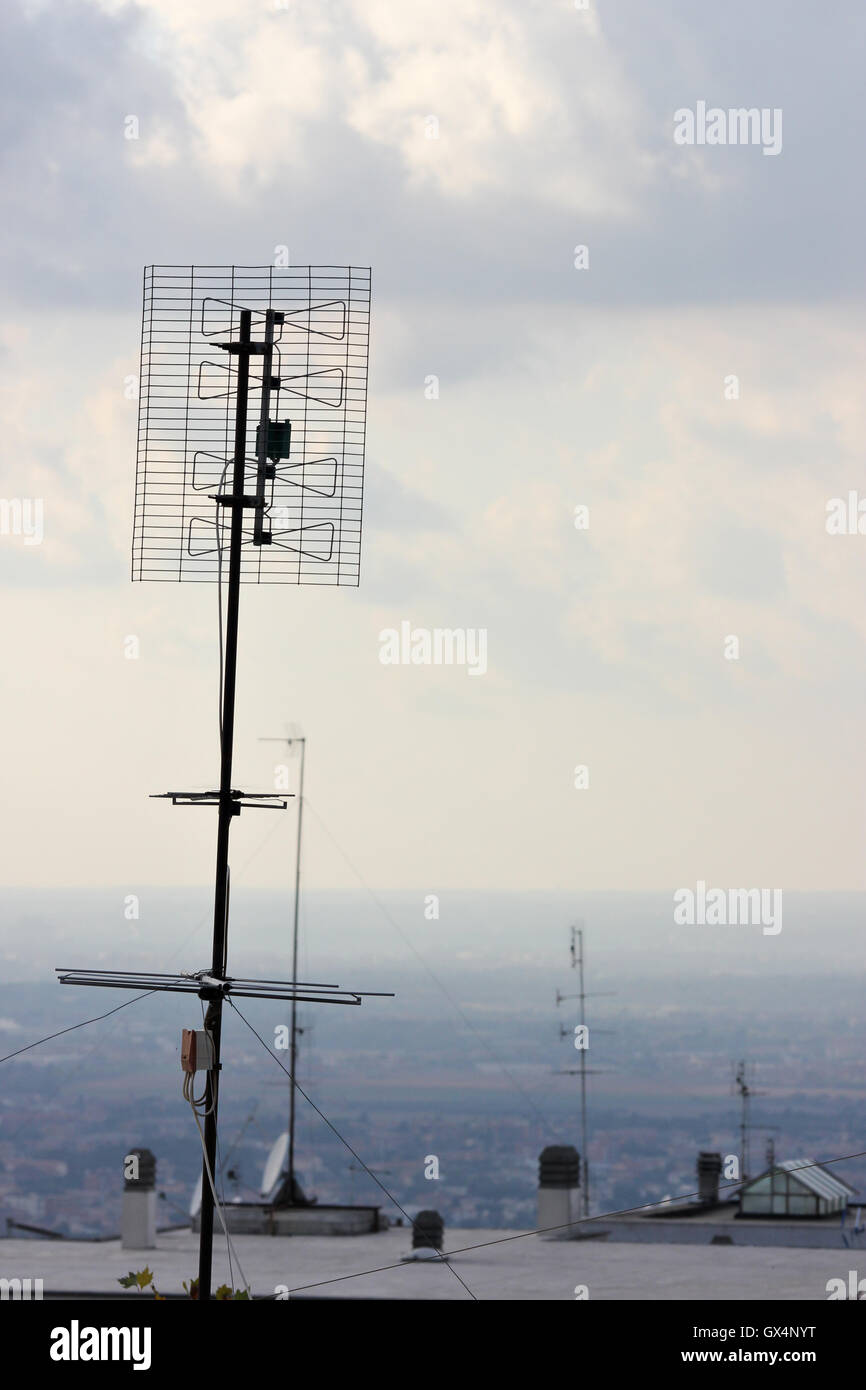 Antenne de télévision sur les toits Banque de photographies et d’images ...