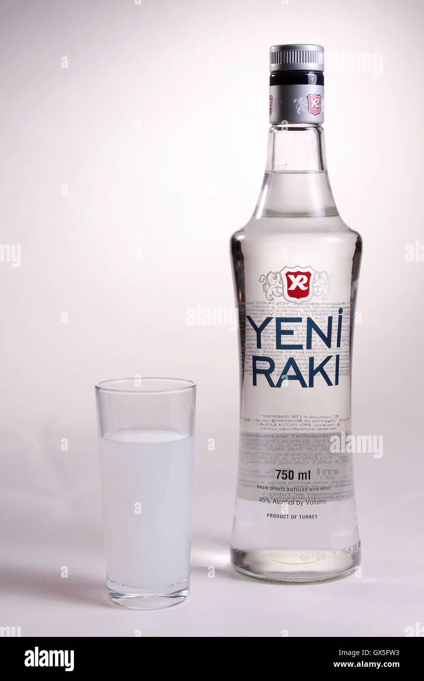 Boisson raki Banque de photographies et d’images à haute résolution - Alamy