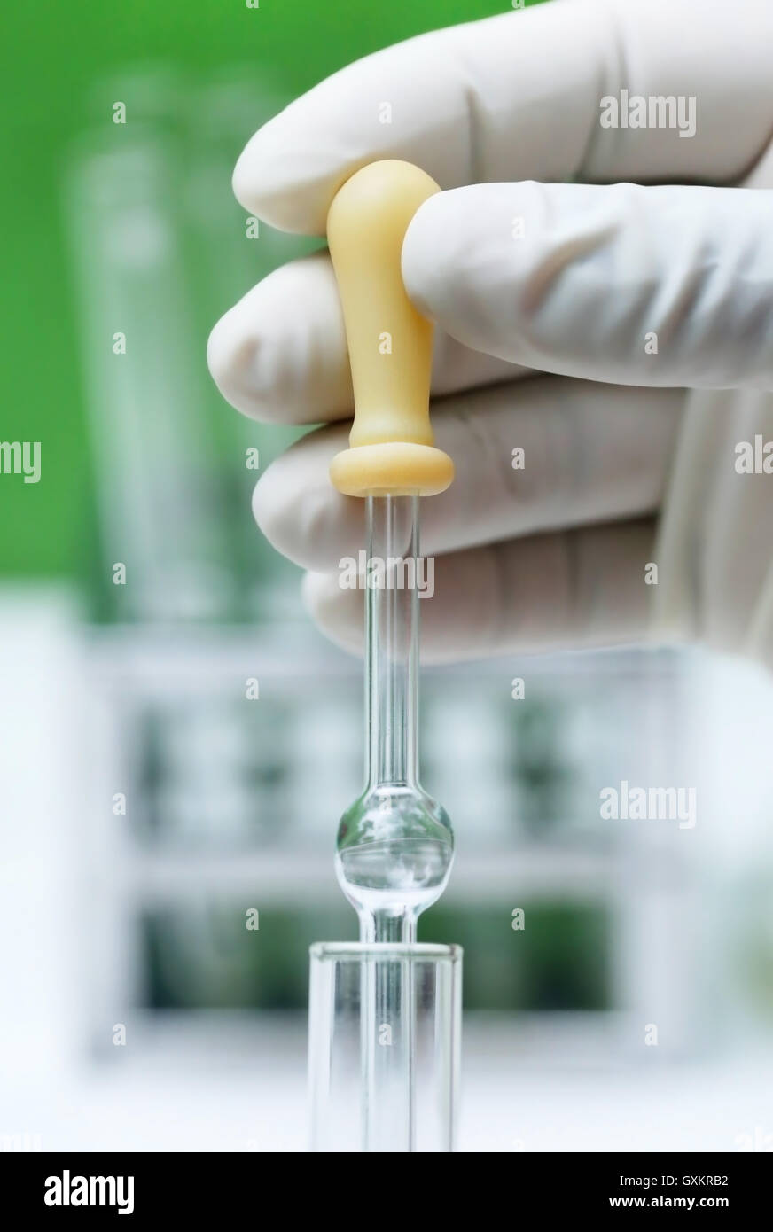 Pipette compte gouttes chimie chimie Banque de photographies et d ...