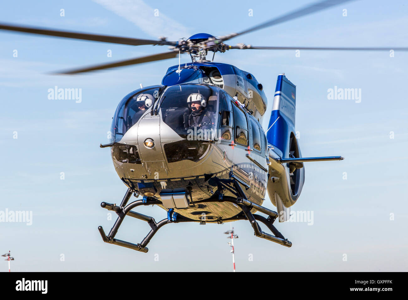 Hélicoptère de police H145, Airbus Photo Stock - Alamy