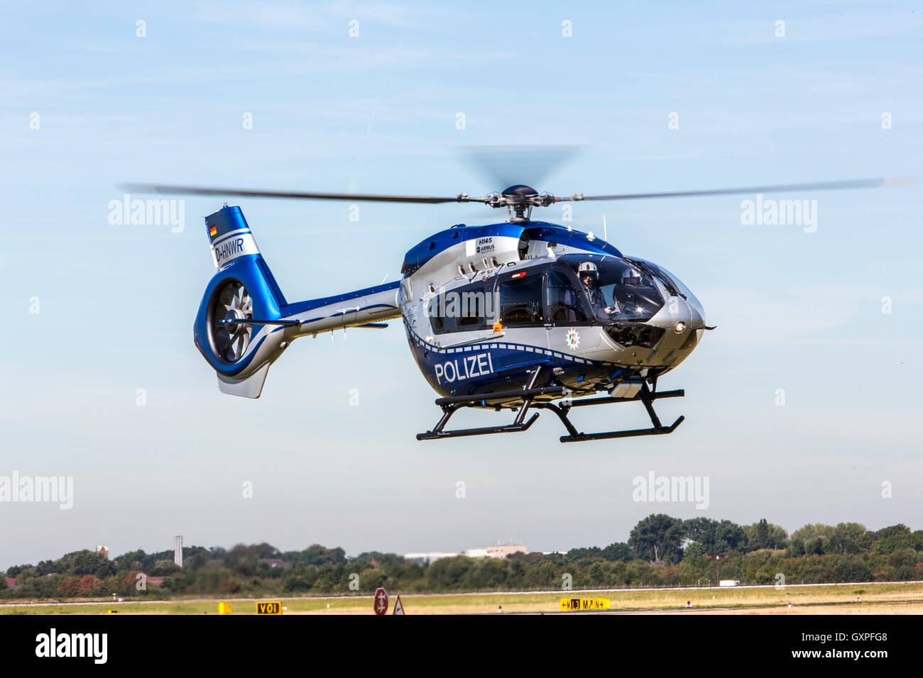 Hélicoptère de police H145, Airbus Photo Stock - Alamy