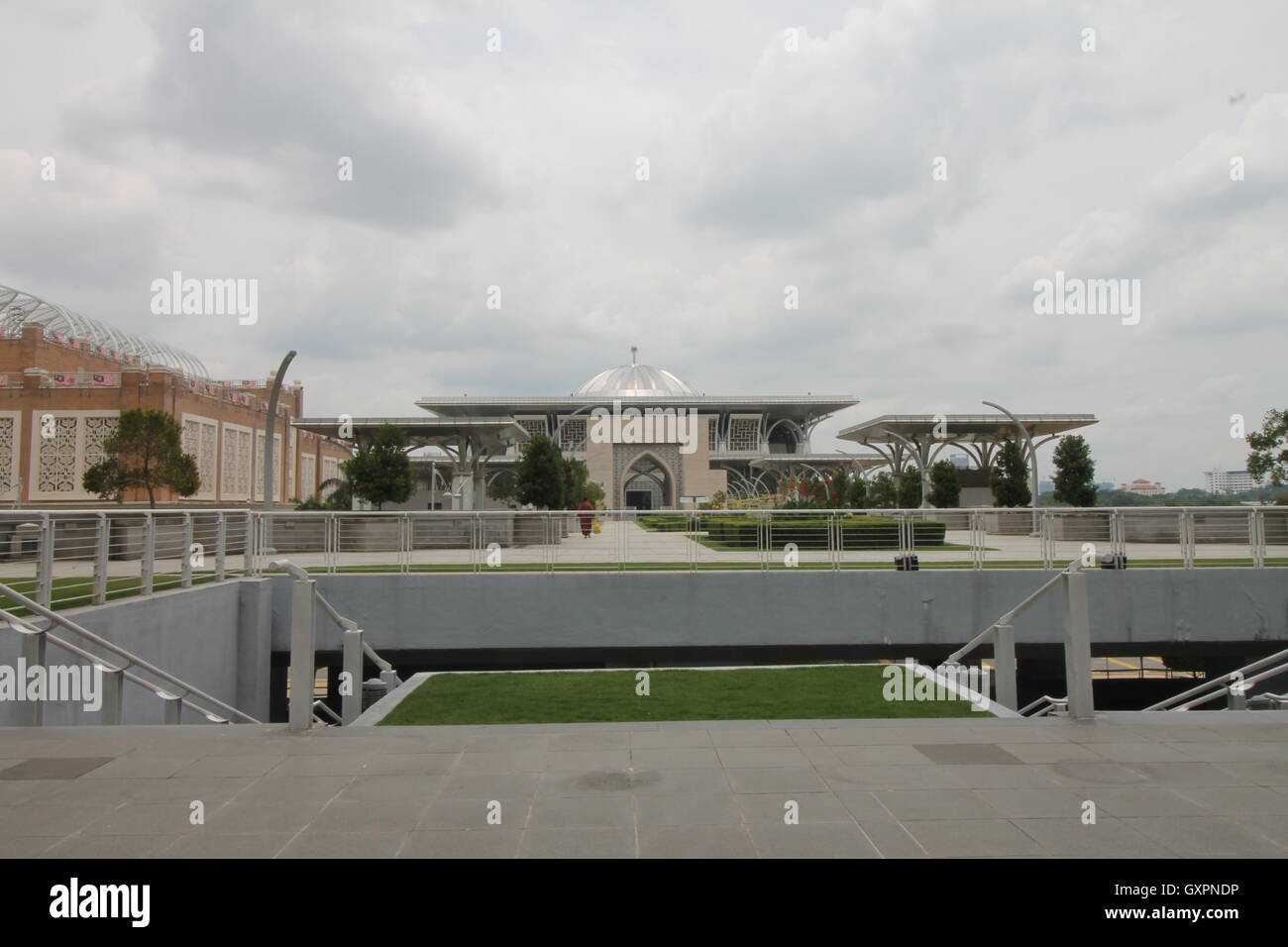 Masjid besi Banque de photographies et d’images à haute résolution - Alamy