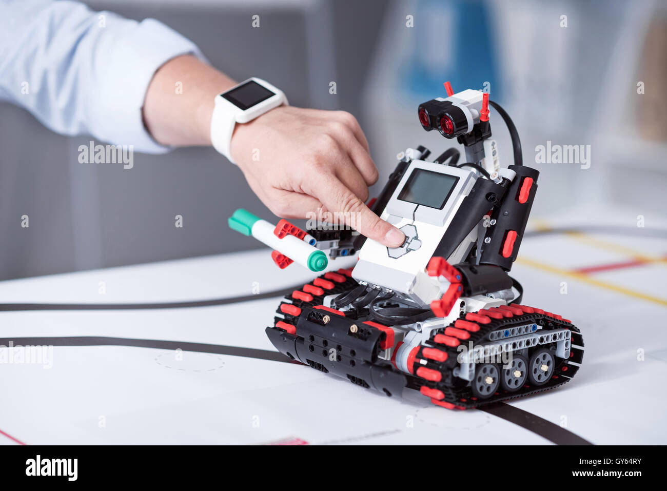 Robot rouge Banque de photographies et d’images à haute résolution - Alamy