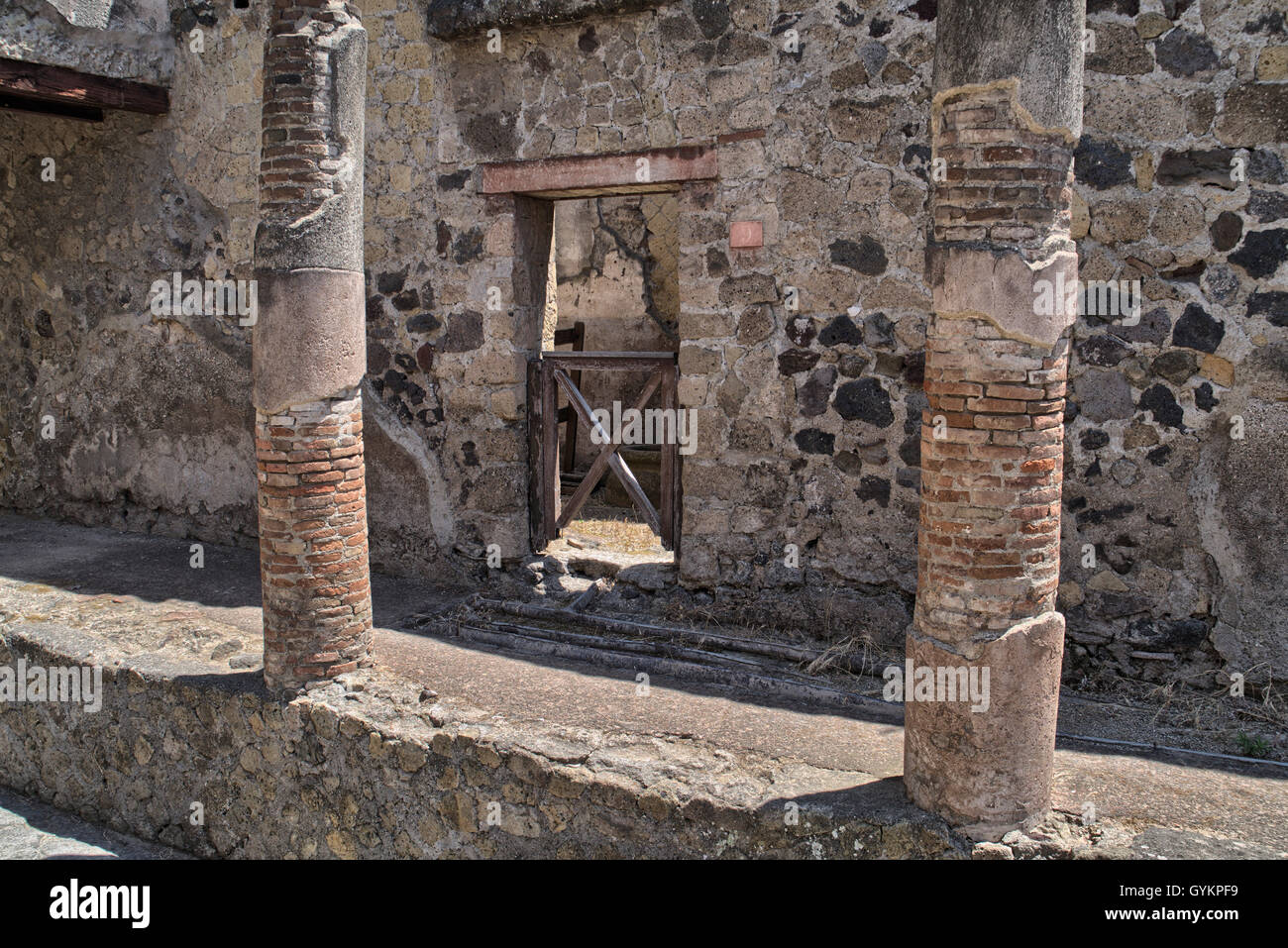 Tuyauterie en plomb romain Banque de photographies et d’images à haute ...