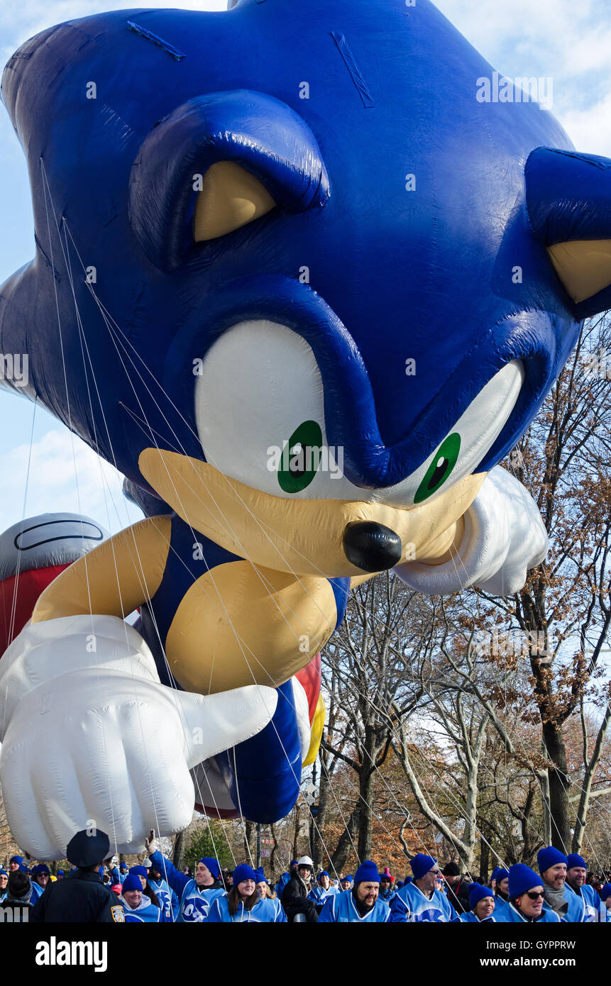 Sonic the Hedgehog's balloon plane sur son équipe de gestionnaires dans ...