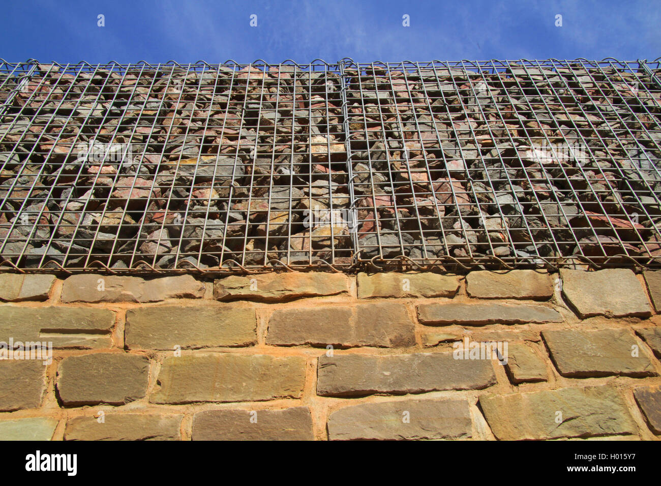 Gabion wall Banque de photographies et d’images à haute résolution - Alamy