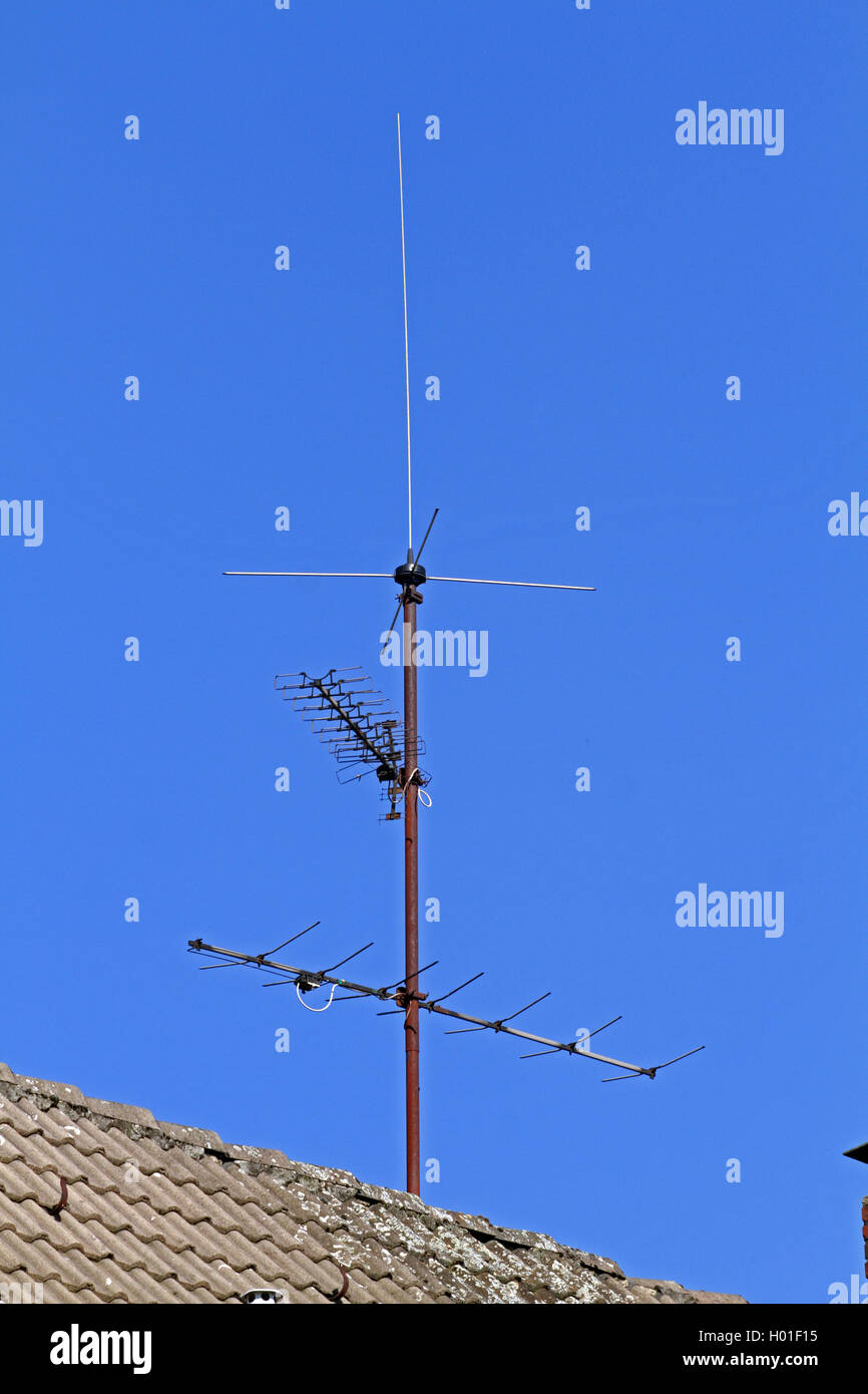 Antennes sur les toits Banque de photographies et d’images à haute ...